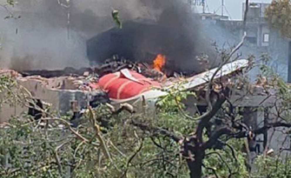 Milagro. La policía confirmó que encontró un sobreviviente en el asiento 11A del avión de Air ...