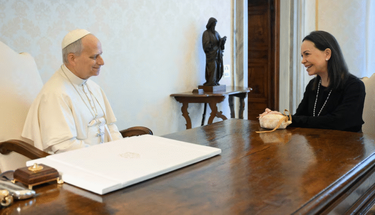 El papa León XIV recibió a María Corina Machado en el Vaticano – Punto ...